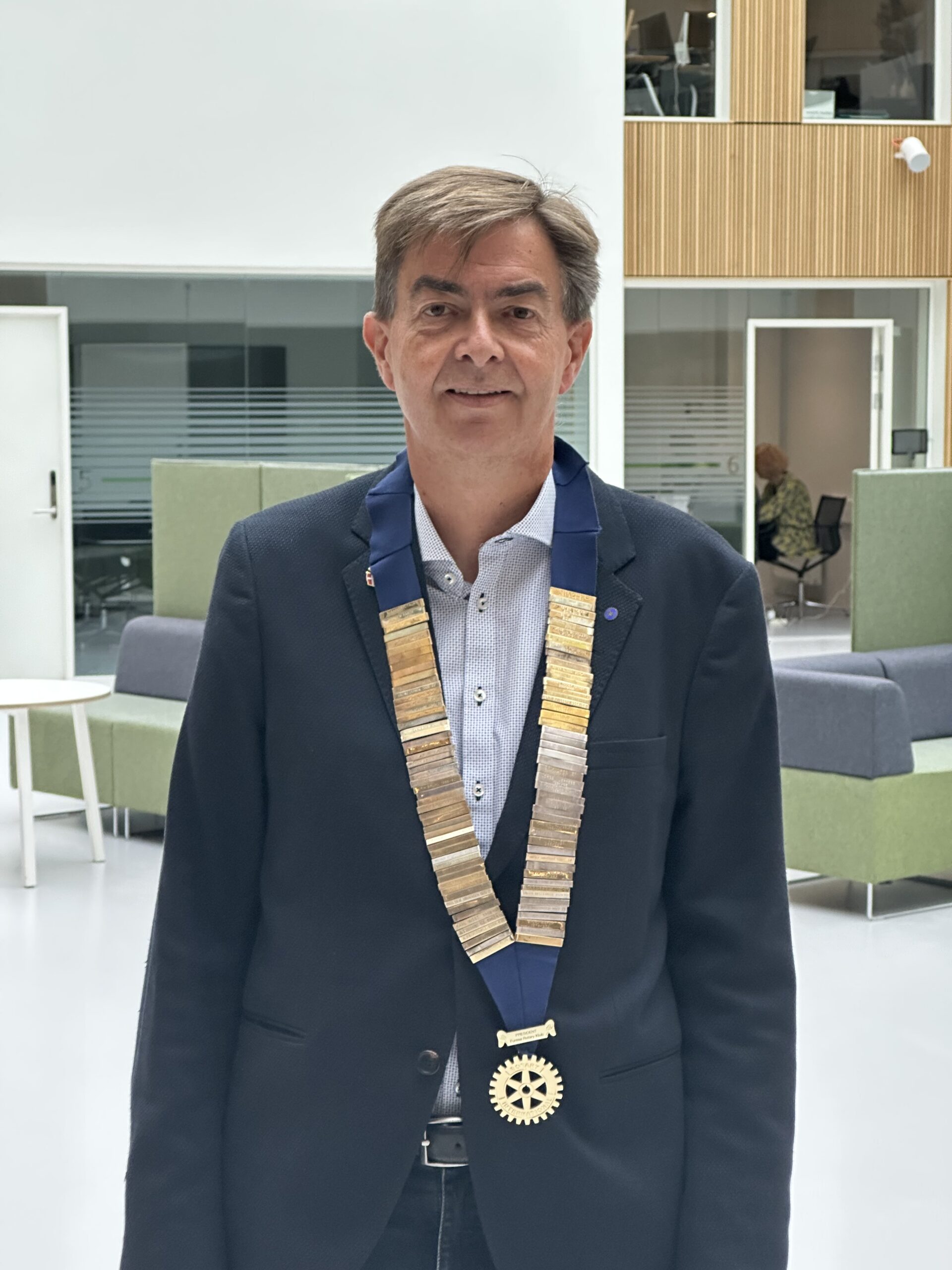 5.000 kroner til værdigt trængende