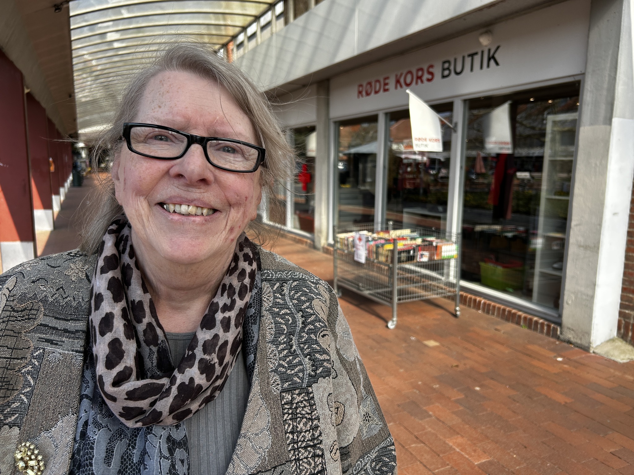 Røde Kors-butik fejrer jubilæum - guldet faldt ned fra himlen