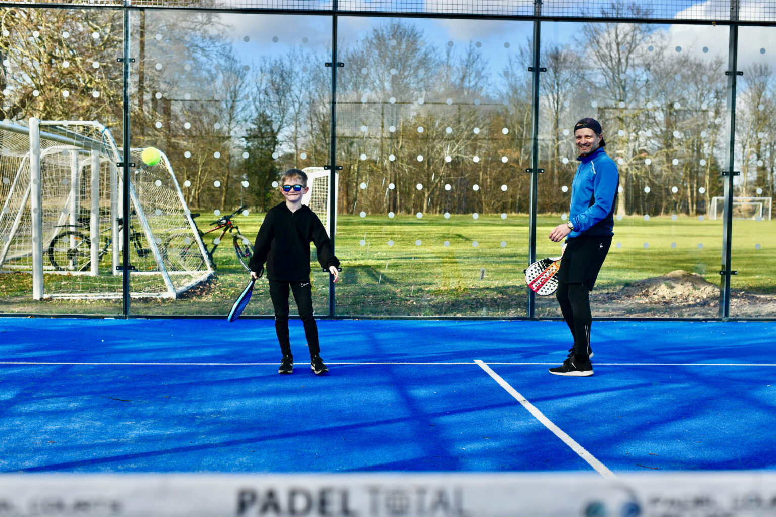 Opvisningskamp og finale ved Grand Opening af Padel Social